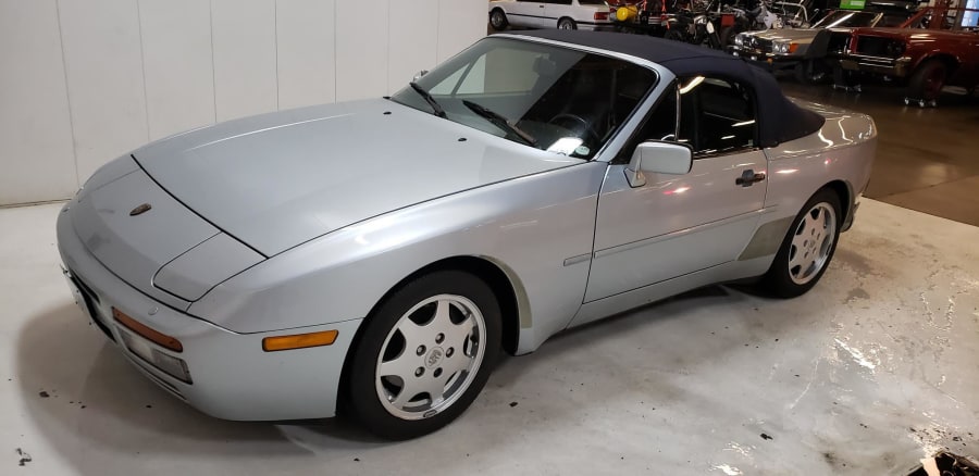 1990 Porsche 944 Convertible at Portland 2019 as F186 - Mecum Auctions
