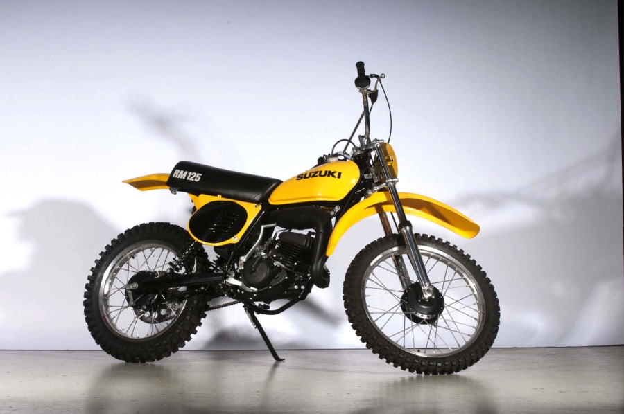 1976 Suzuki RM125 at Harrisburg Motorcycles 2014 as U3 - Mecum Auctions