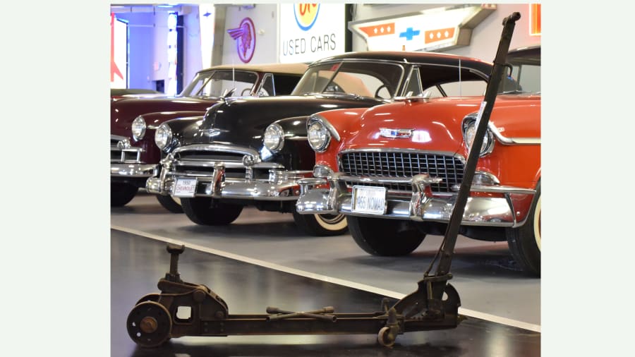 Car Jack at Indy Road Art 2017 as H82 - Mecum Auctions