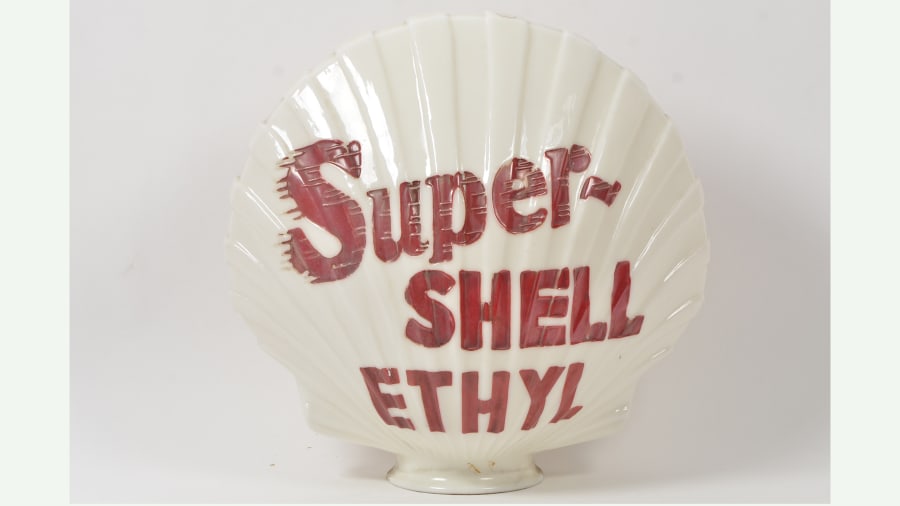 Super Shell Ethyl 1 PC Cast Clamshell 20 Inch for Sale at Auction ...