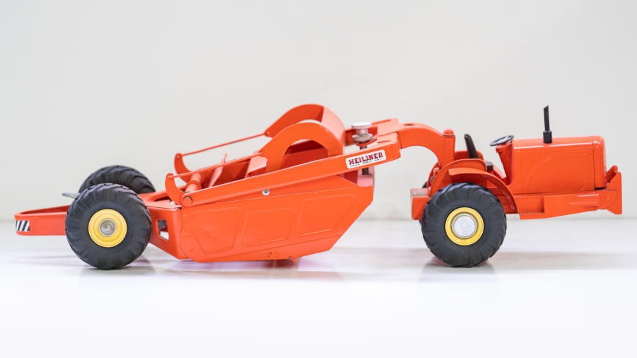 Model Toys Bottom Scraper Earthmover at Indy Road Art 2021 as N249 ...