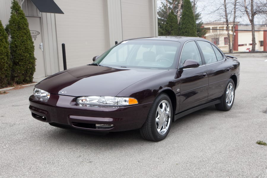 2002 Oldsmobile Intrigue Sedan for Sale at Auction - Mecum Auctions