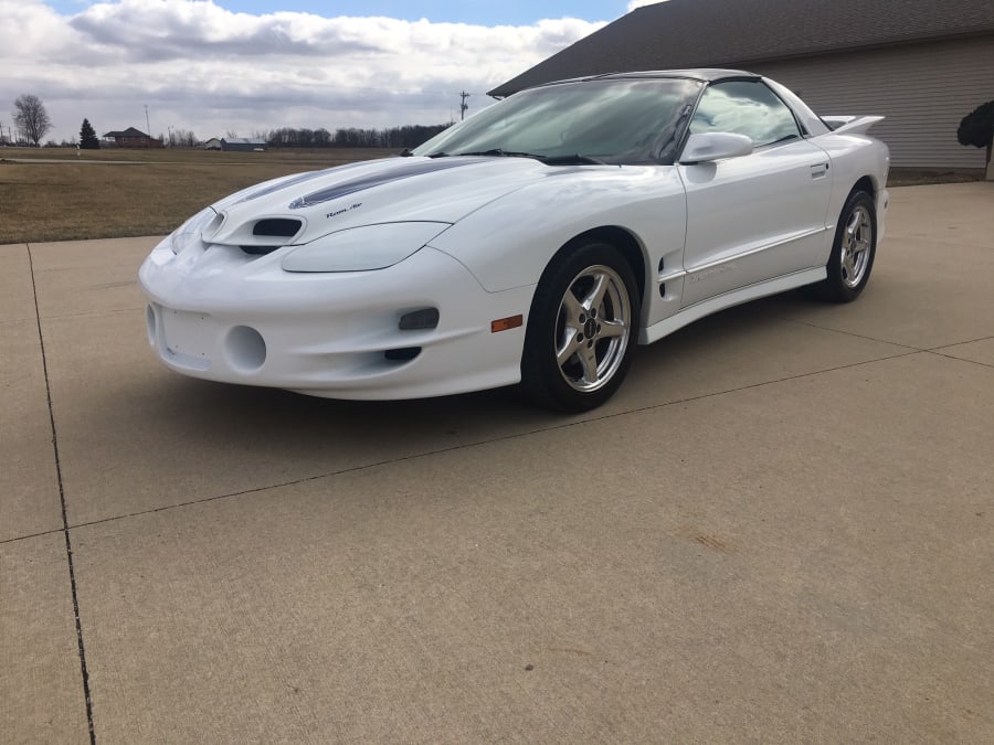 1999 Pontiac Trans Am at Indy 2019 as G214 - Mecum Auctions