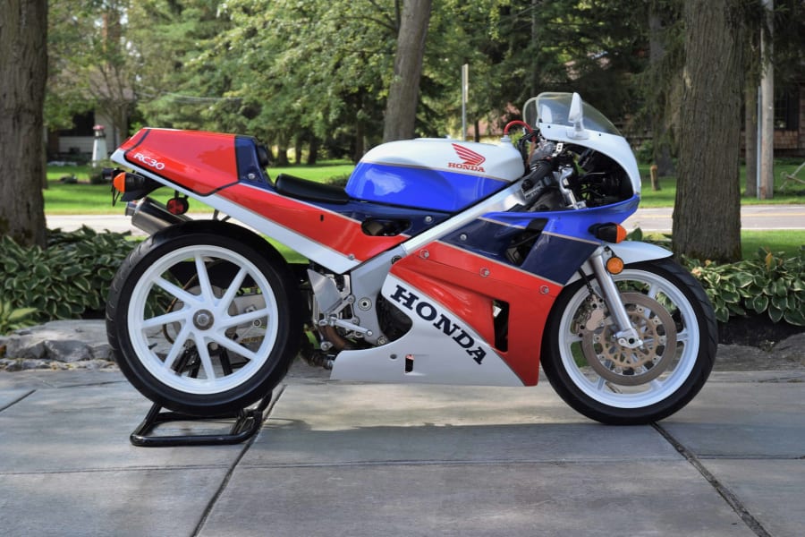 1990 Honda RC30 for Sale at Auction - Mecum Auctions