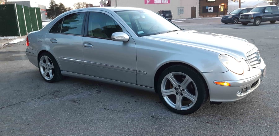 2004 Mercedes-Benz E320 Sedan for sale at Indy 2021 as J36 - Mecum Auctions
