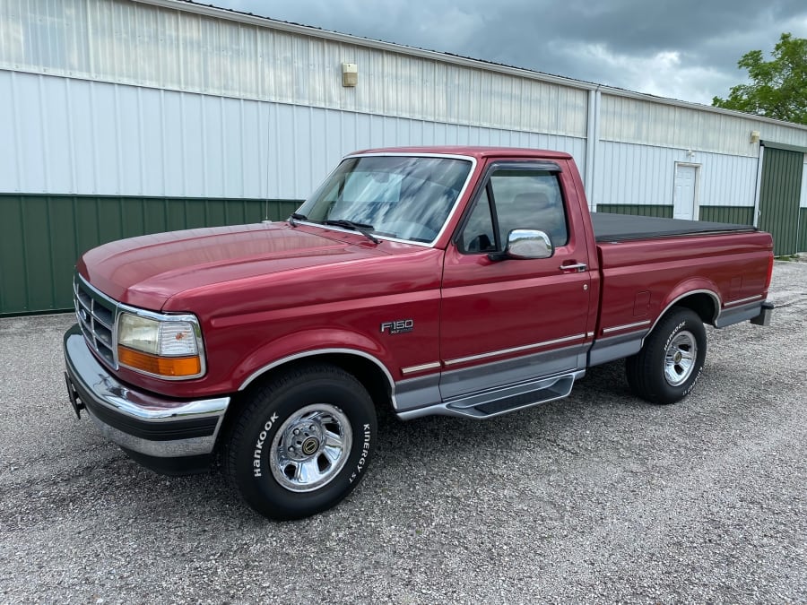 1995 Ford F150 Pickup at Indy 2021 as J163 - Mecum Auctions