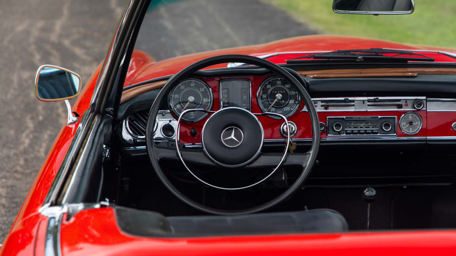 1965 Mercedes 230sl Interior