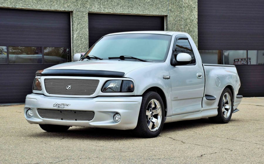 2001 Ford F150 SVT Lightning Pickup at Indy 2021 as F291 - Mecum Auctions