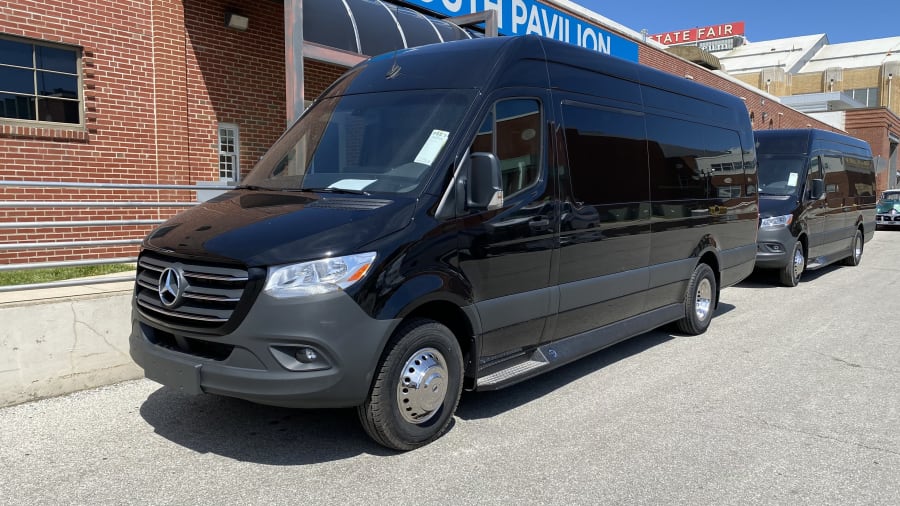2019 Mercedes-Benz Sprinter 3500 HR for Sale at Auction - Mecum Auctions