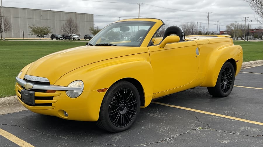 2004 Chevrolet SSR at Indy 2022 as G263 - Mecum Auctions