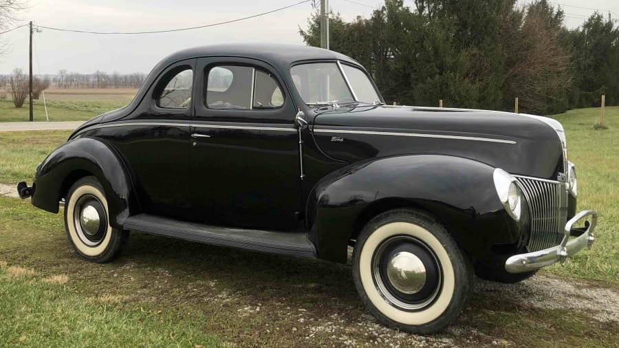 1940 Ford Standard Coupe at Indy 2022 as T275 - Mecum Auctions