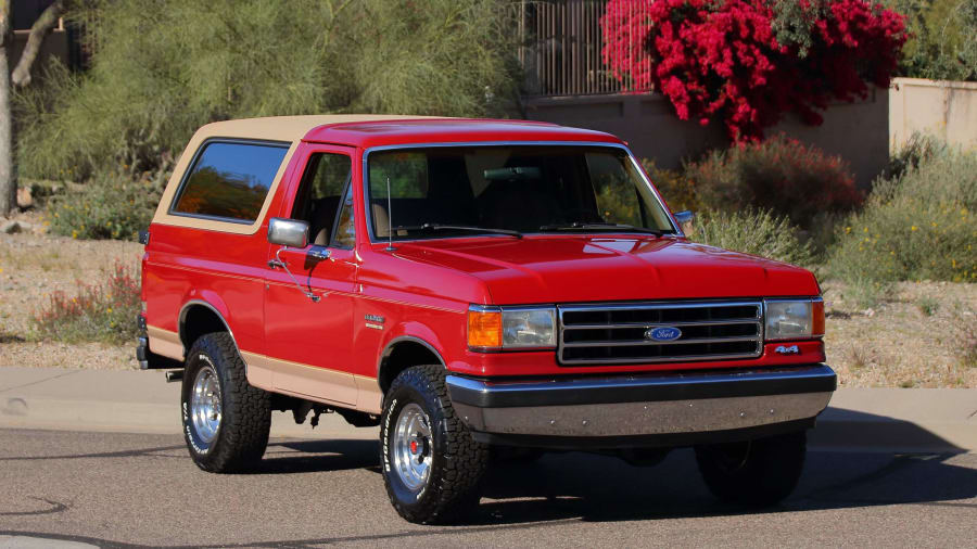 1989 Ford Bronco Eddie Bauer Edition at Indy 2022 as T226 - Mecum Auctions