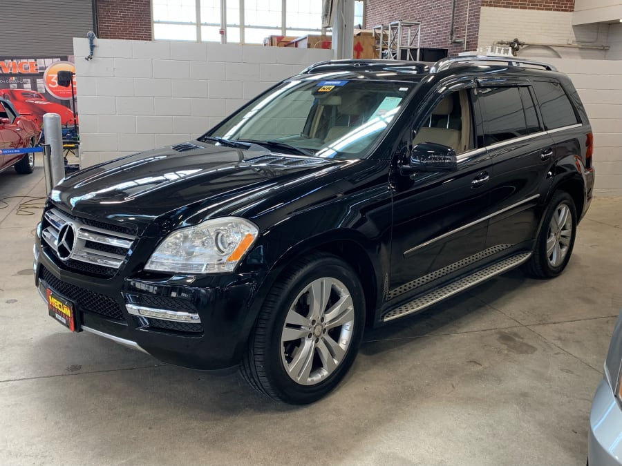 2012 Mercedes-Benz GL450 at Indy 2022 as W121.1 - Mecum Auctions