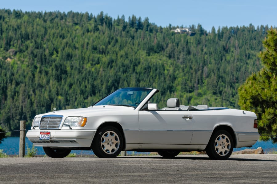 1995 Mercedes-Benz E320 Convertible for Sale at Auction - Mecum Auctions