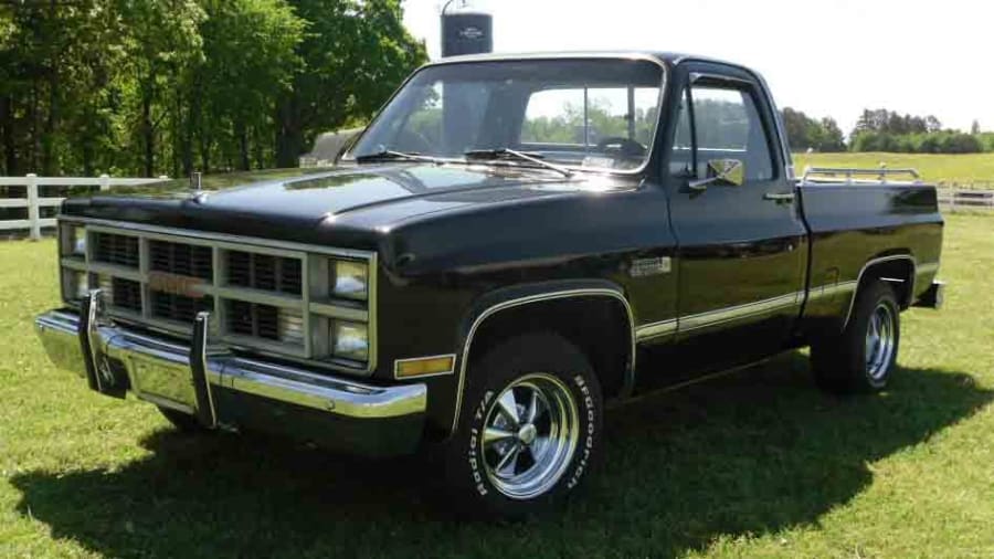 1983 GMC Sierra Pickup at Tulsa 2021 as F44 - Mecum Auctions