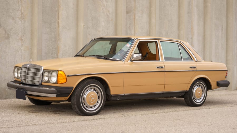 1979 Mercedes-Benz 240D at Tulsa 2022 as T94 - Mecum Auctions