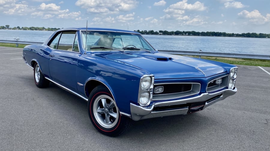 1966 Pontiac GTO at Indy 2023 as T109 - Mecum Auctions