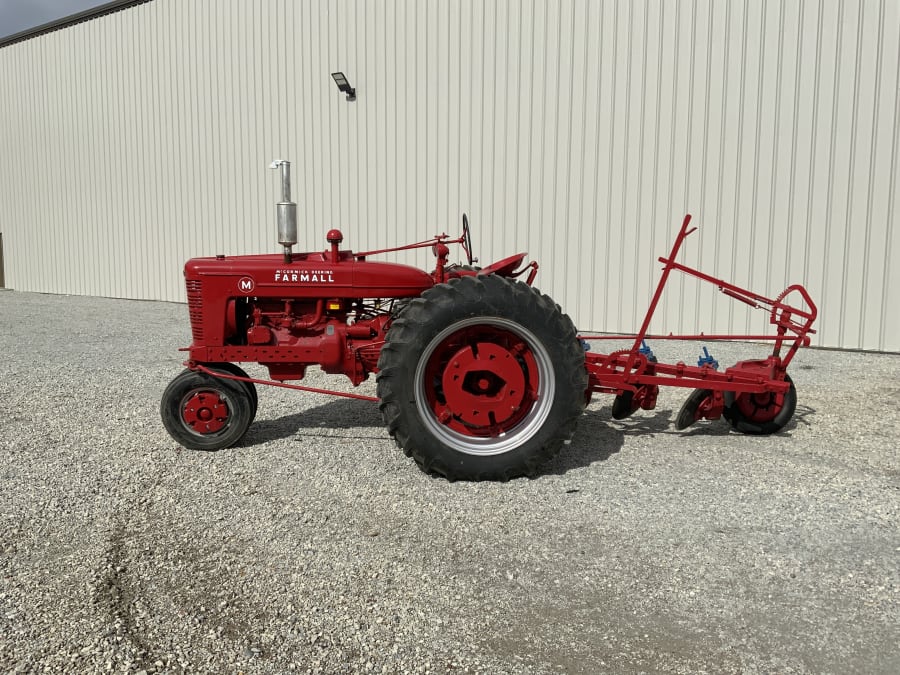 1948 Farmall M with 3-Bottom Disc Plow for Sale at Auction - Mecum Auctions