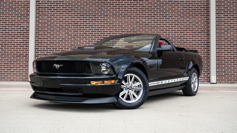 2005 Ford Mustang Convertible for Sale at Auction - Mecum Auctions