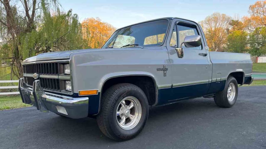 1982 Chevrolet Silverado Pickup for sale at Indy 2023 as G170 - Mecum ...
