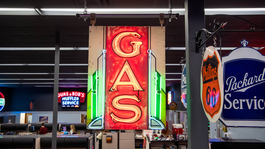 1930s Gas Double-Sided Animated Neon Sign for Sale at Auction - Mecum ...