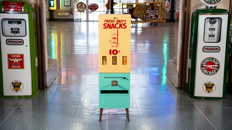 Venda-Pak 10-Cent Snack Vending Machine for Sale at Auction - Mecum ...