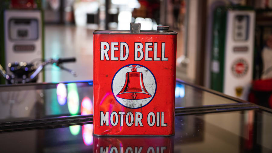 1950s Red Bell Motor Oil Can for Sale at Auction - Mecum Auctions
