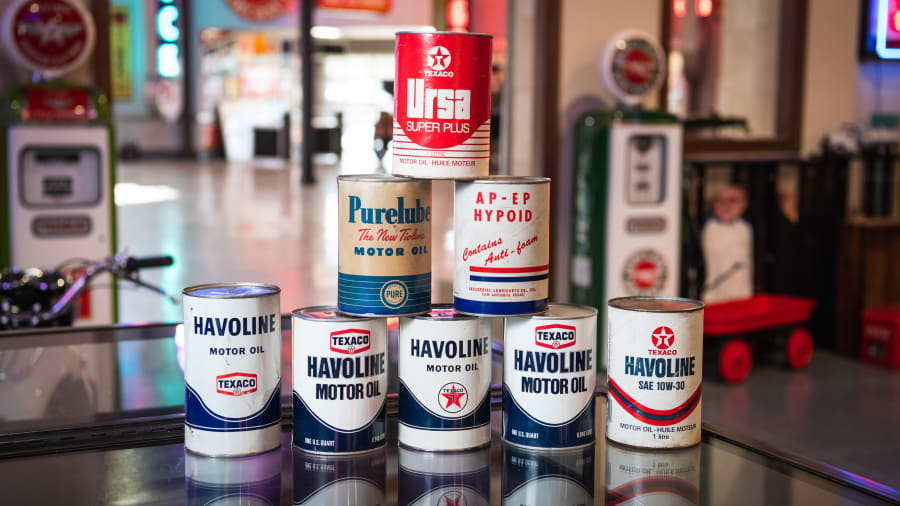 1940s-1970s Assorted Motor Oil Cans for Sale at Auction - Mecum Auctions