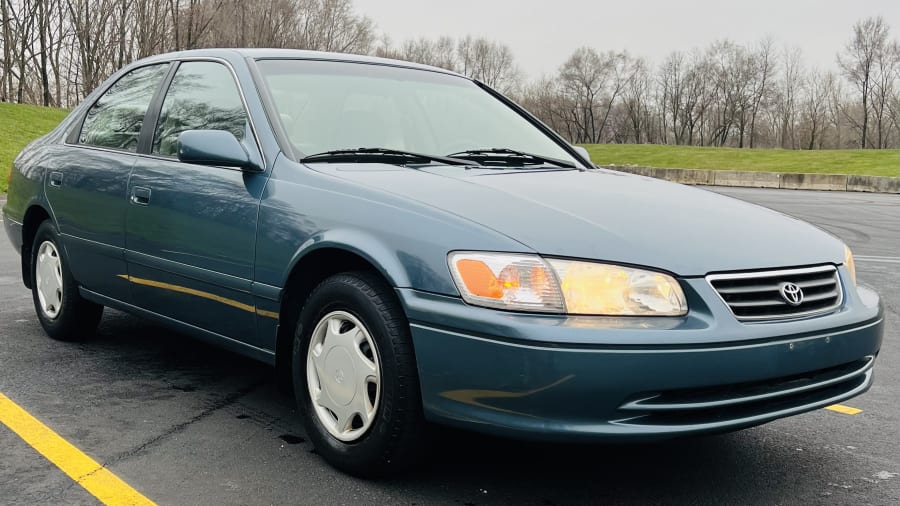 2000 Toyota Camry LE for Sale at Auction - Mecum Auctions