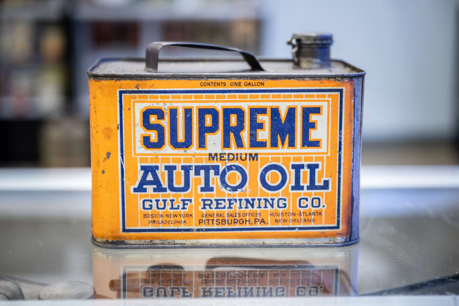 Supreme Auto Oil 1-Gallon Oil Can for Sale at Auction - Mecum Auctions
