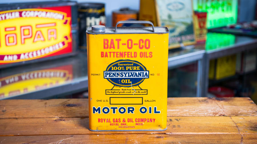 Bat-O-Co, Battenfeld Oils 1-Gallon Oil Can for Sale at Auction - Mecum ...