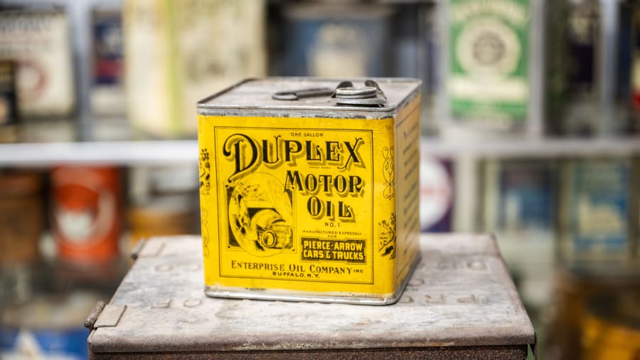 1920s Duplex Motor Oil 1-Gallon Oil Can for Sale at Auction - Mecum ...