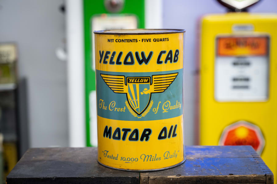 Yellow Cab Motor Oil 5-Quart Oil Can for Sale at Auction - Mecum Auctions