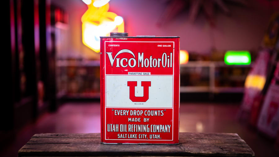 Vico Motor Oil 1-Gallon Oil Can for Sale at Auction - Mecum Auctions