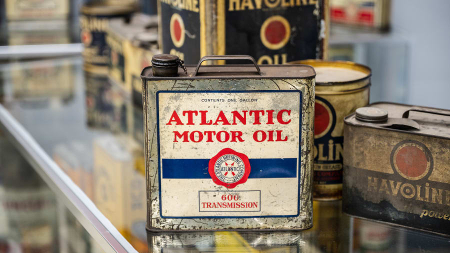 Atlantic Motor Oil 1-Gallon Oil Can for Sale at Auction - Mecum Auctions