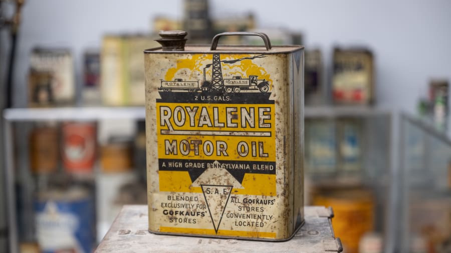 Royalene Motor Oil 2-Gallon Oil Can for Sale at Auction - Mecum Auctions
