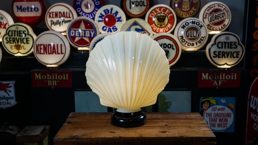 Shell Clamshell One-Piece Glass Globe for Sale at Auction - Mecum Auctions