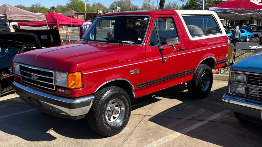 1990 Ford Bronco XLT for Sale at Auction - Mecum Auctions