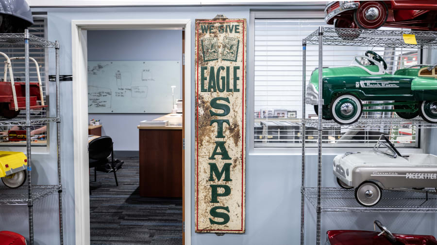 Eagle Stamps Single-Sided Tin Sign at The World’s Largest Road Art ...