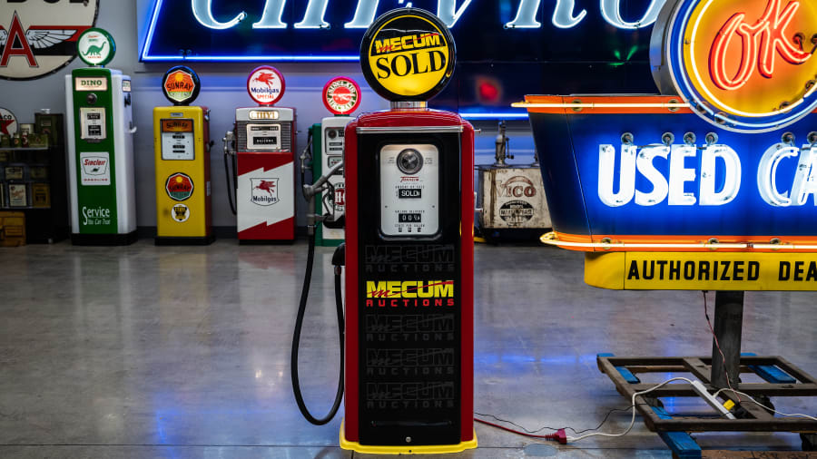 Mecum Auctions Tokheim Model 39 Gas Pump for Sale at Auction - Mecum ...