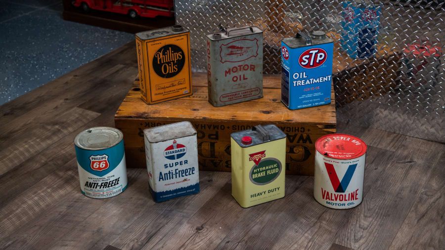 Assorted Oil Cans for Sale at Auction - Mecum Auctions