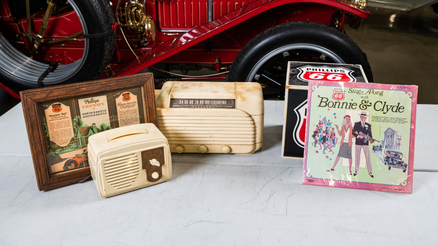 Phillips 66 Vintage Memorabilia for Sale at Auction - Mecum Auctions