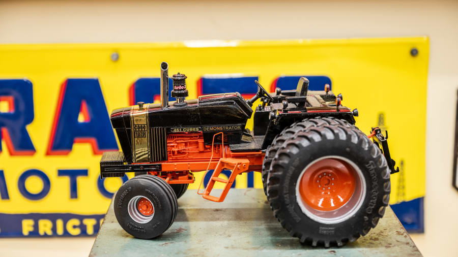 1:16 Scale Case 1070 Black Knight Handcrafted Custom Tractor Model Die ...