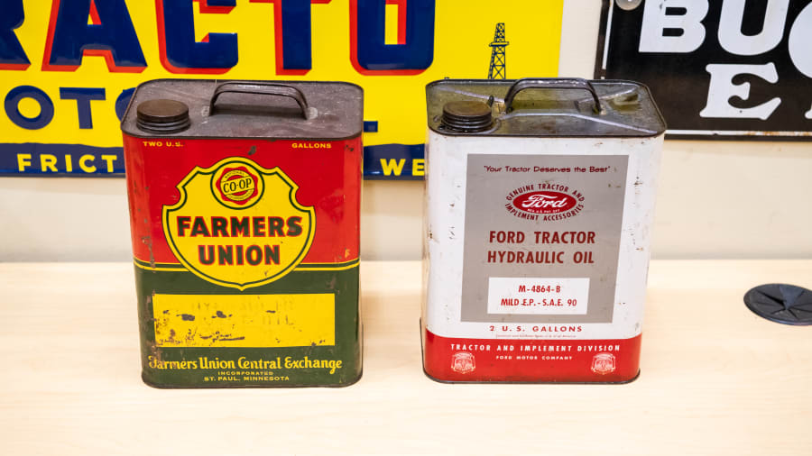 Assorted Oil Cans for Sale at Auction - Mecum Auctions