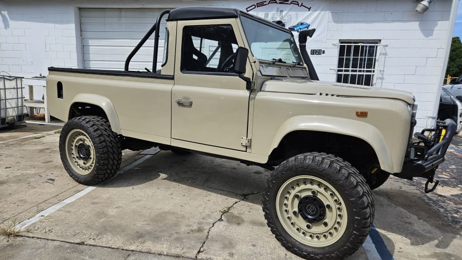 1988 Land Rover Defender 110 for Sale at Auction - Mecum Auctions