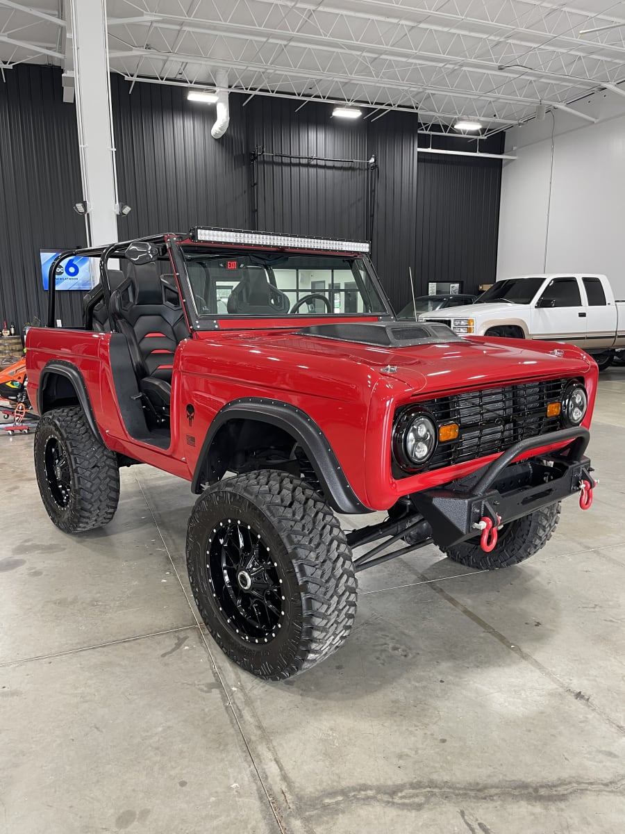 1966 Ford Bronco Custom for Sale at Auction - Mecum Auctions