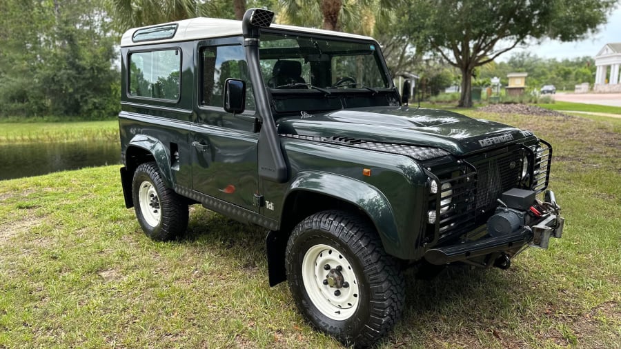 1998 Land Rover Defender 90 for Sale at Auction - Mecum Auctions