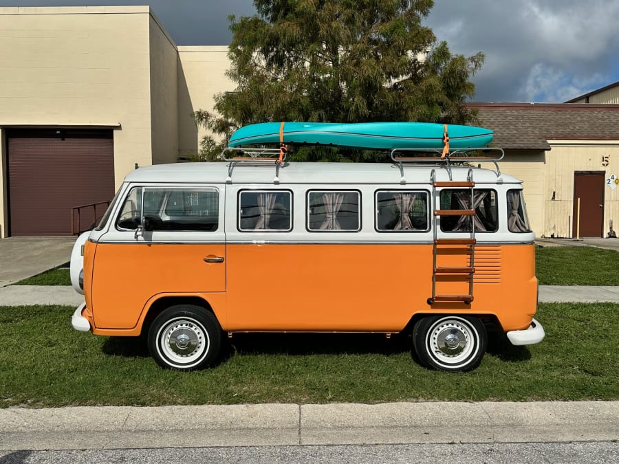 1990 Volkswagen Kombi Bus for Sale at Auction - Mecum Auctions