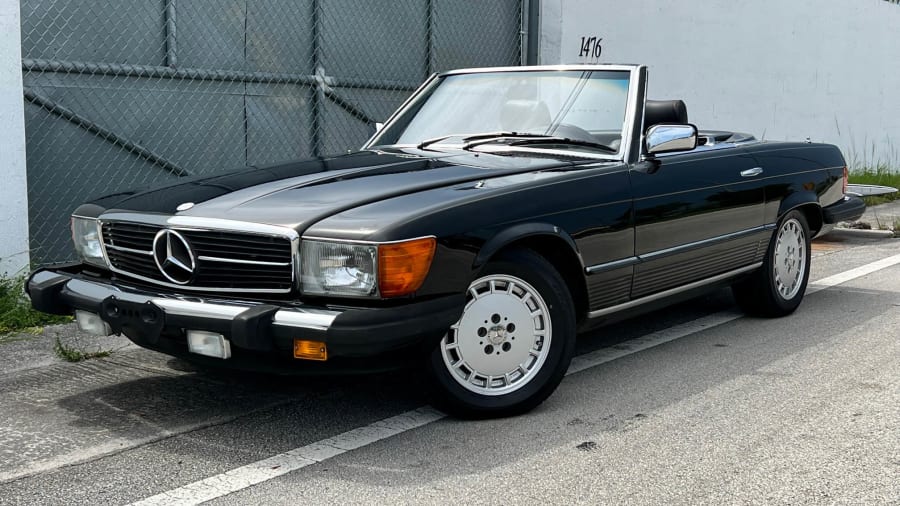 1982 Mercedes-Benz 500SL Convertible for Sale at Auction - Mecum Auctions