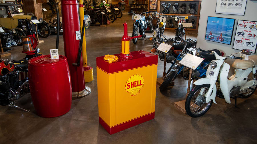Shell Bennett Oil Dispenser for Sale at Auction - Mecum Auctions